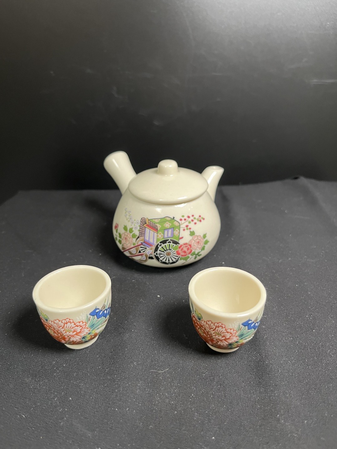 Miniature Japanese Tea Set w/ Decorative Japanese Floral & Rick Shaw ...
