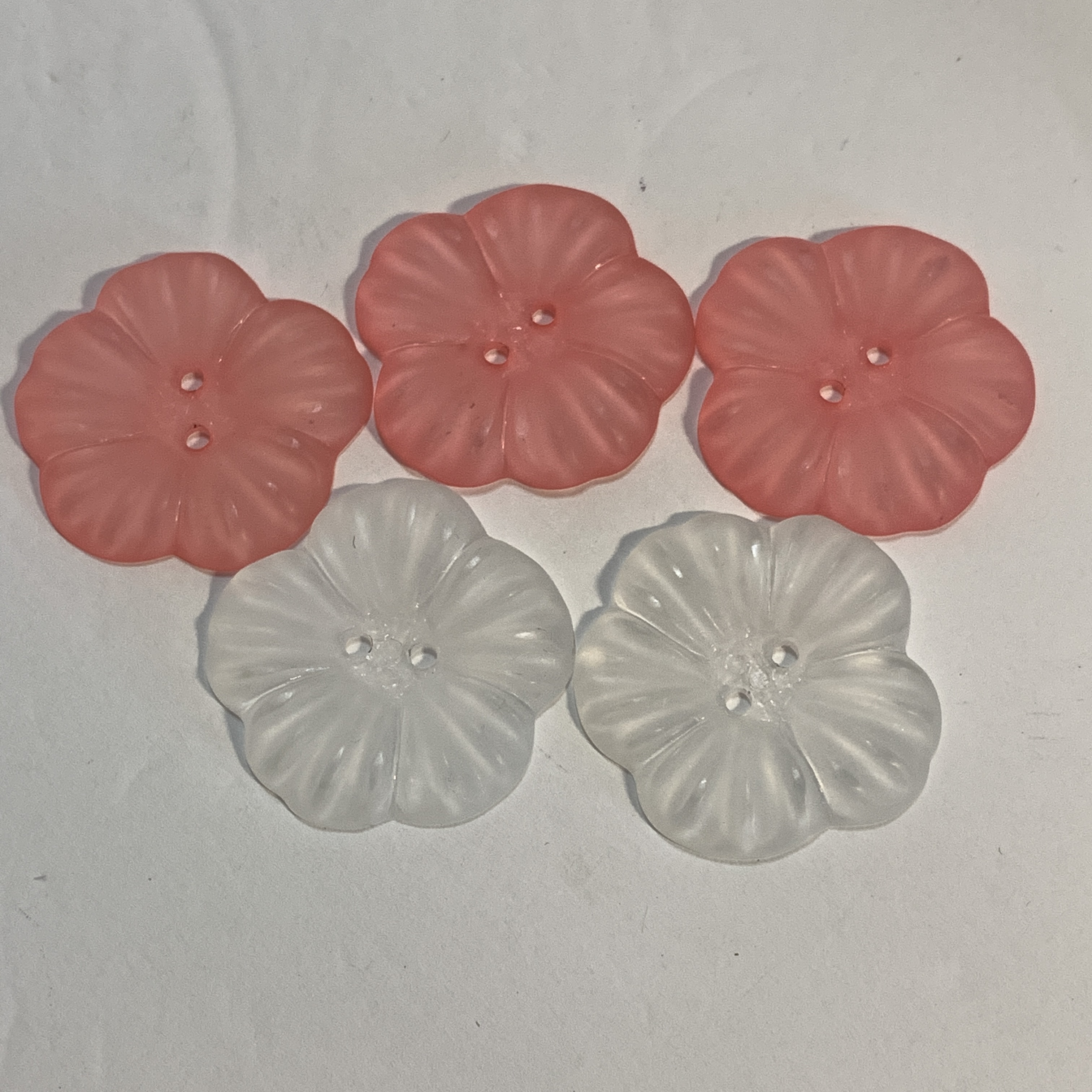 5 Plastic Flower Buttons 1 1/4"