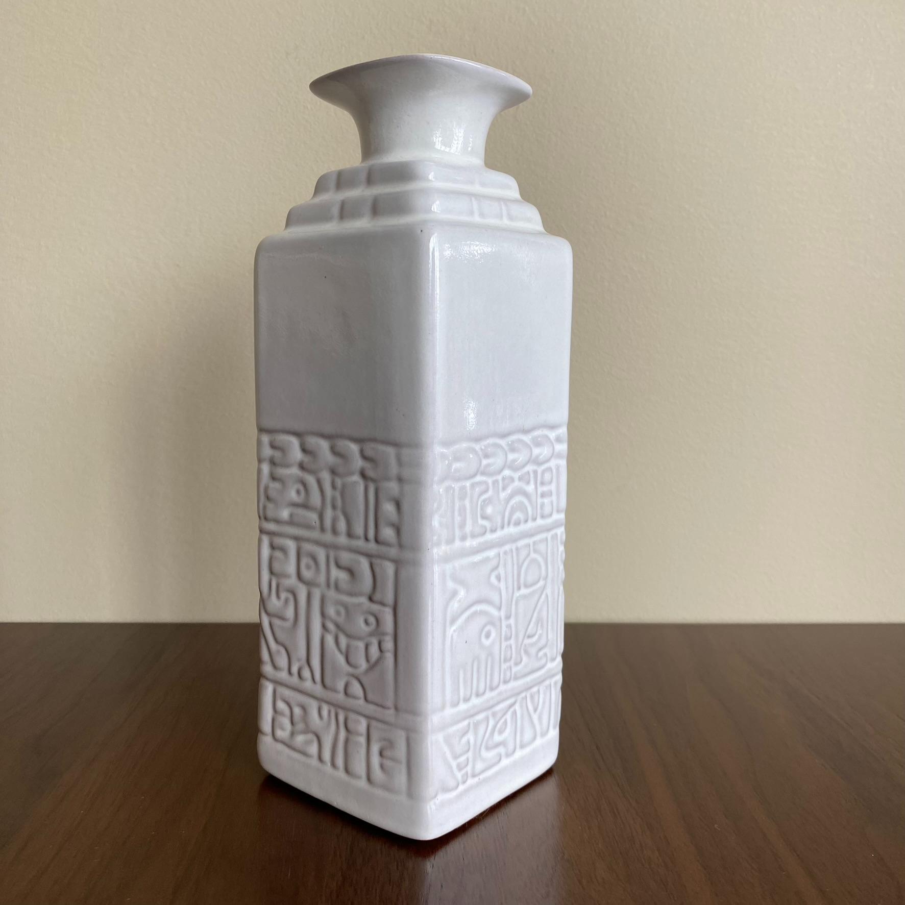 Vintage Frankoma Pottery Decanter Vase White Mayan Aztec Pattern MCM 7JH