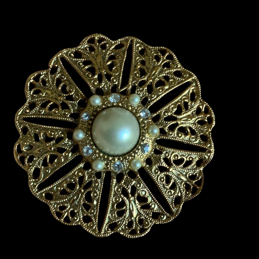 Stunning 1928 Brooch With Center Faux Pearl Surrounded By Faux Pearls ...
