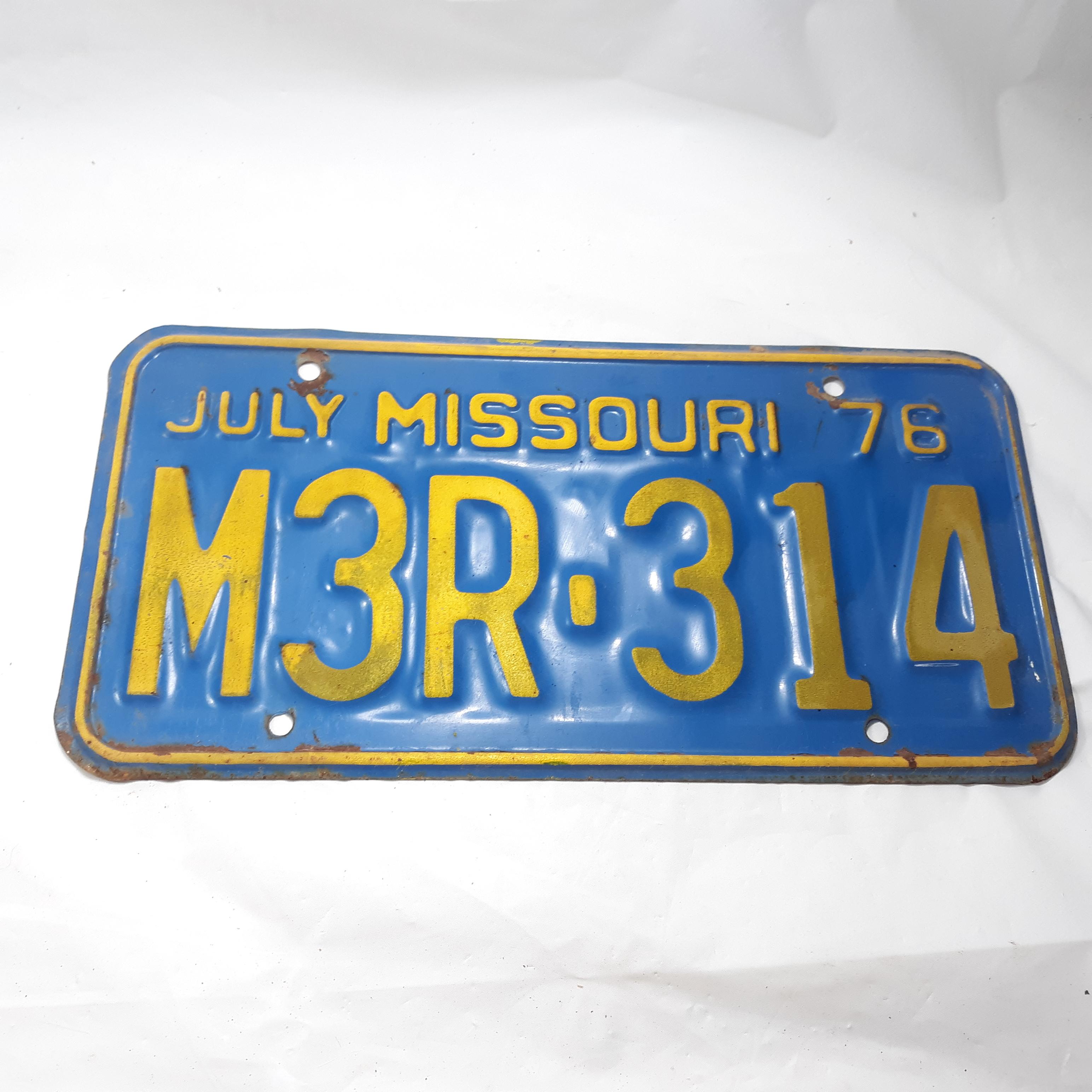 1976 Missouri License Plate M3R-314 Yellow On Blue Metal Vintage