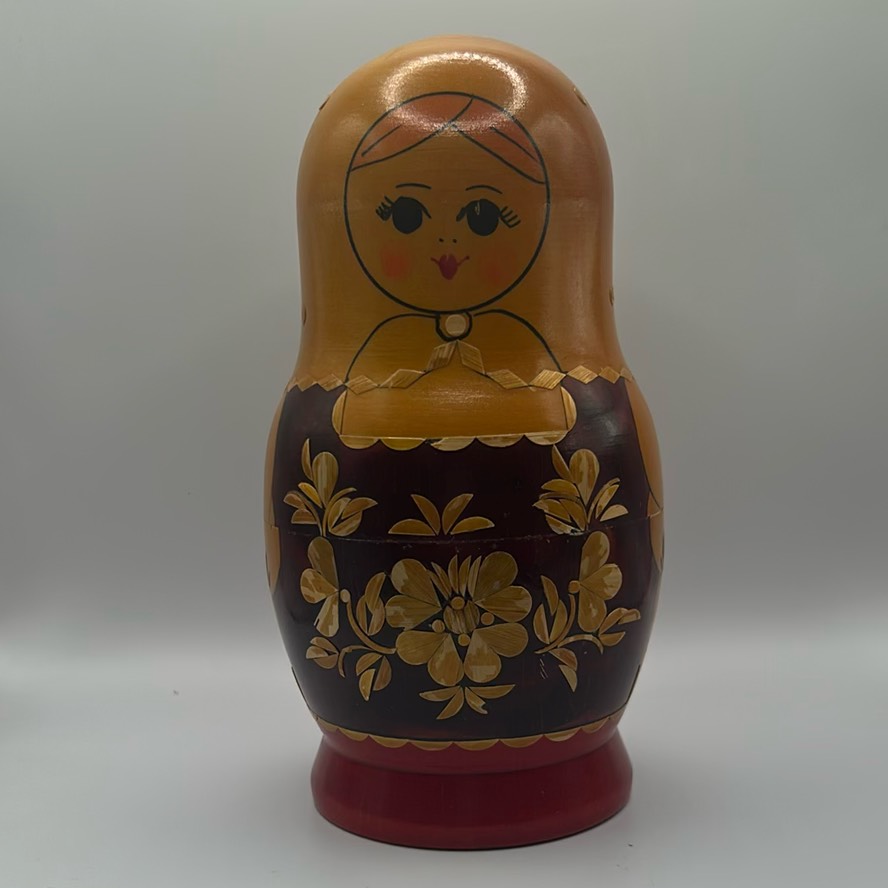 Vintage Russian Nesting Dolls. 9