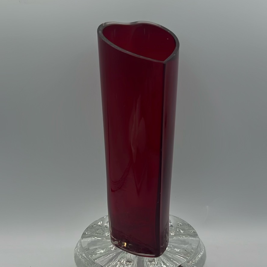 Red Heart Glass Vase 9” Read