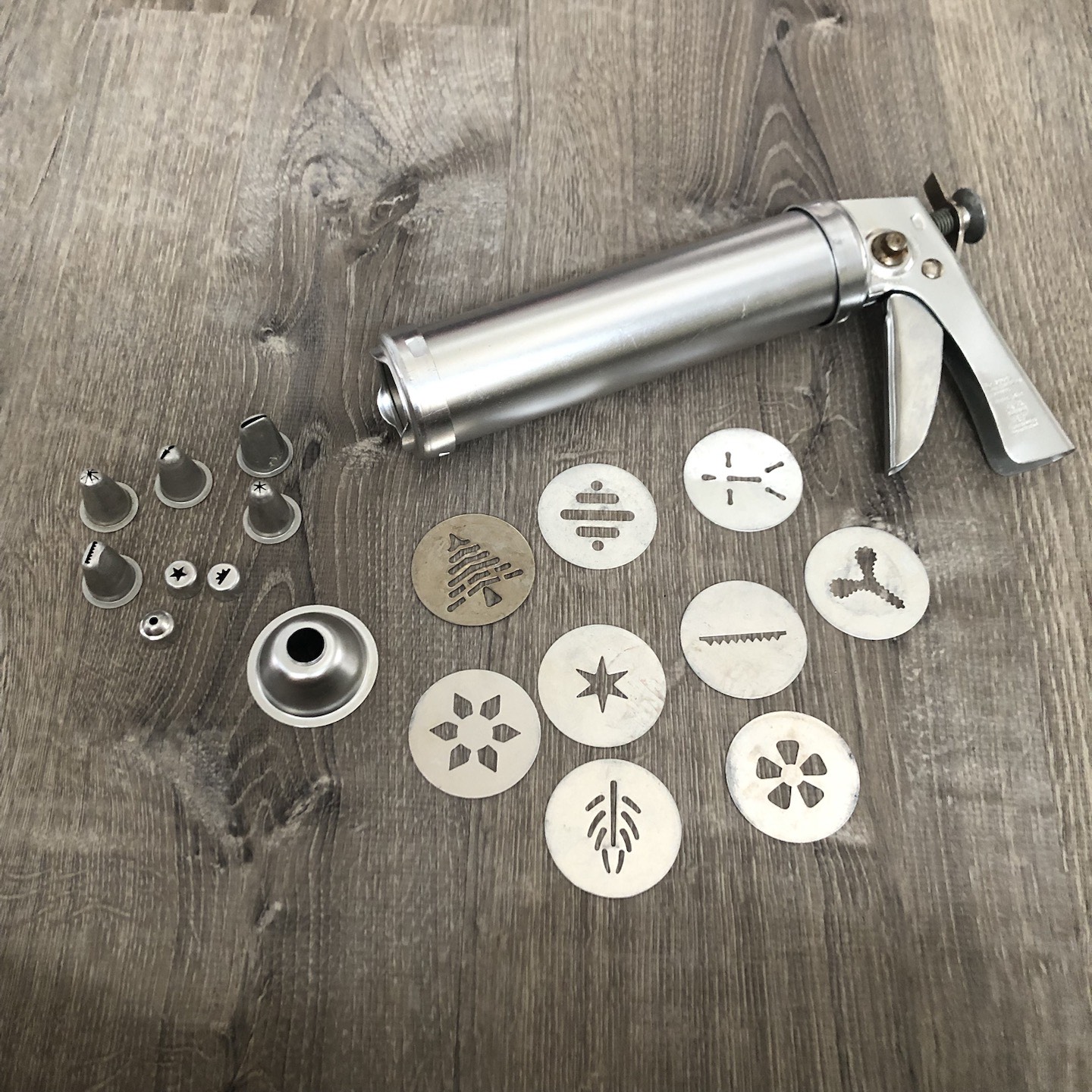 Vintage Wear-Ever Cookie Gun Model 3365 With 9 Cookie Discs & 3 ...