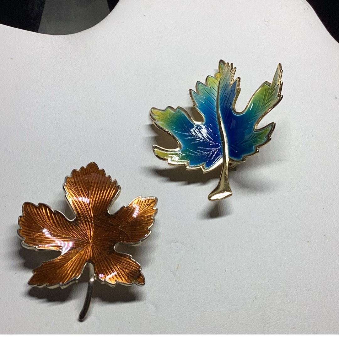 Maple Leaf Brooches - Blue 2” Brown 1.5”