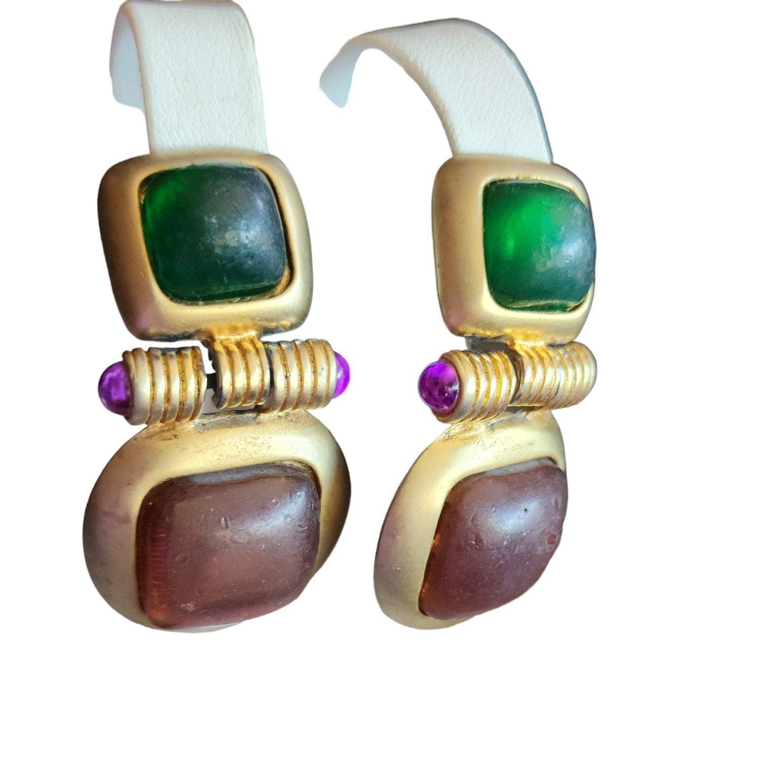 Vintage 80s Opaque Lucite & Matte Gold Clip Earrings