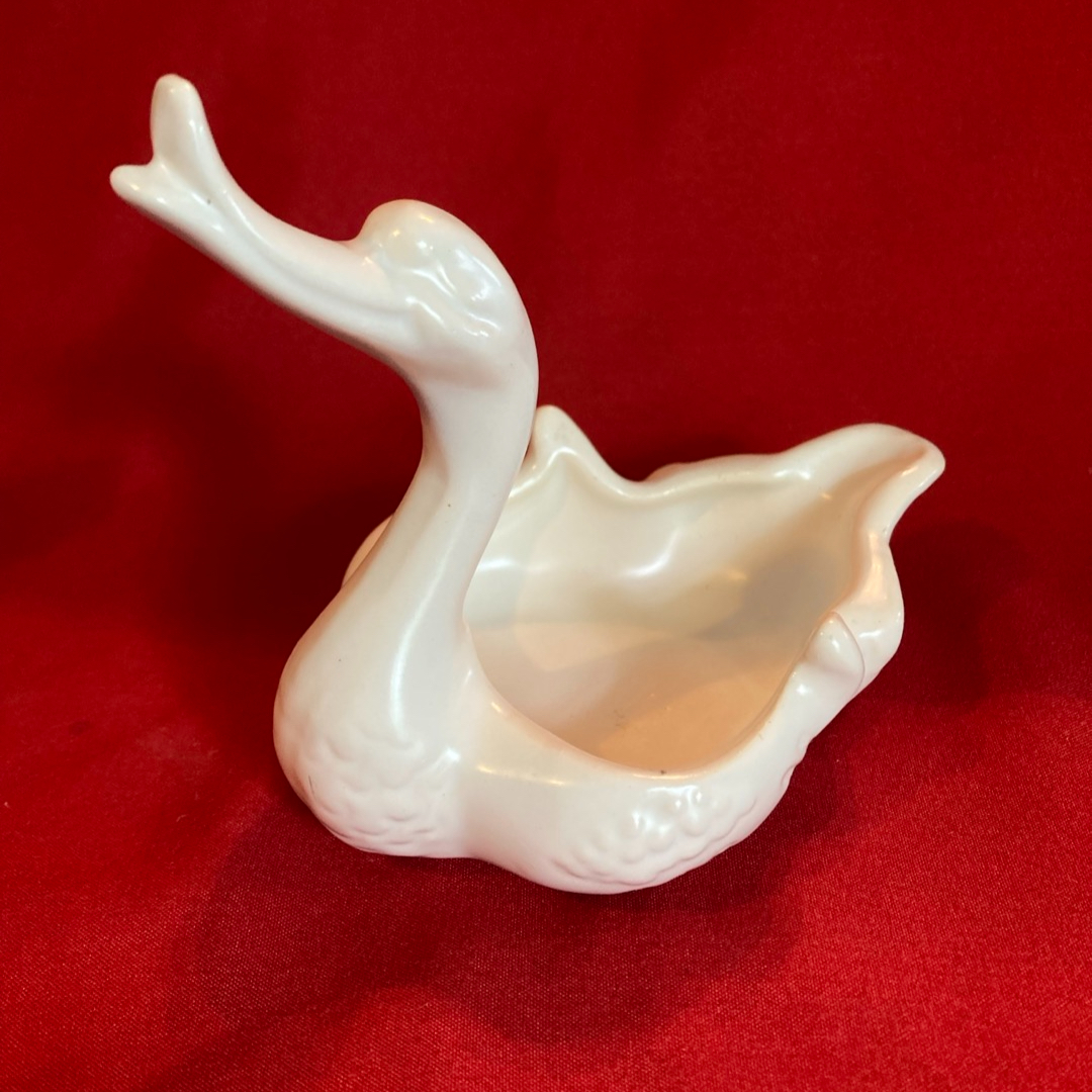 03. MCM Hull Ceramic Swan Trinket Dish