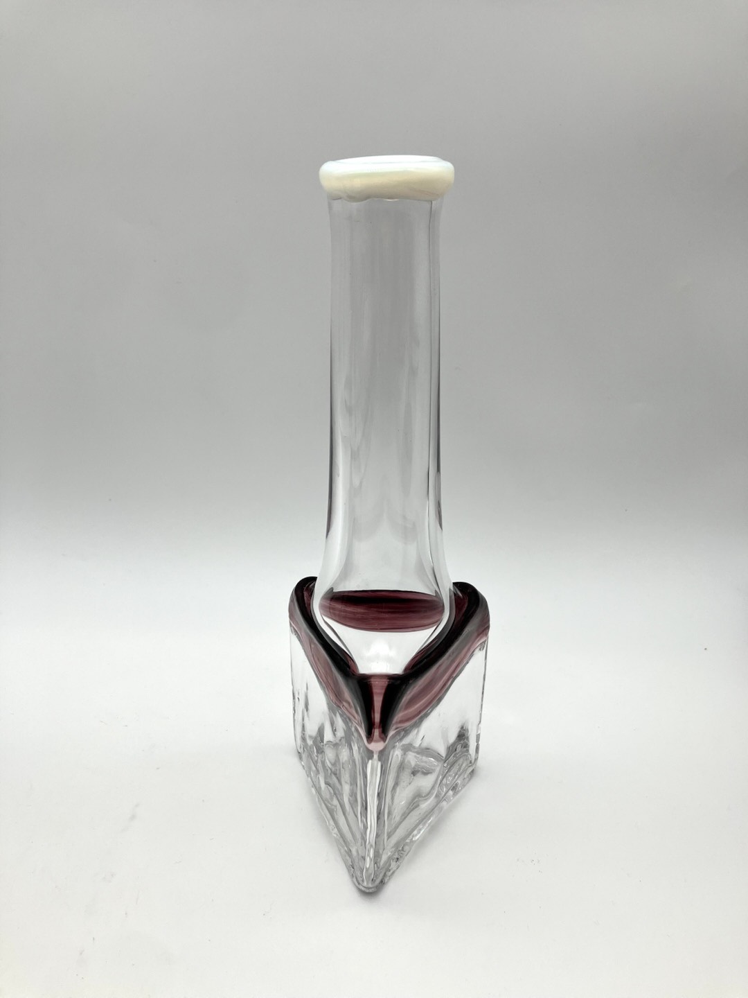 28 - Vintage William Salas Art Glass Triangle Base Bud Vase With ...