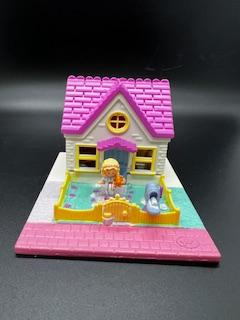 Polly Pocket Cozy Cottage, Complete Set