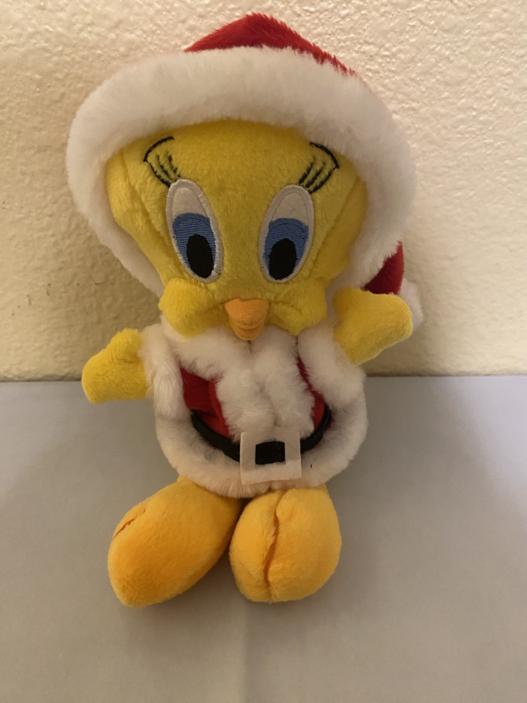 Warner Bros. Studio Store Looney Tunes Tweety Bird Santa 8" Beanie ...