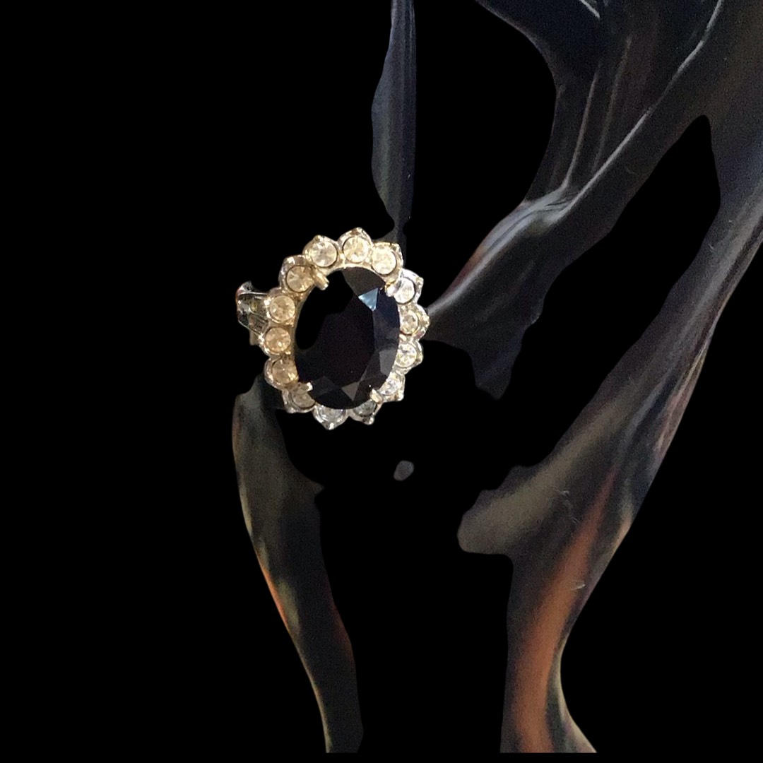 Vintage ‘Avon’ Black Cocktail Ring