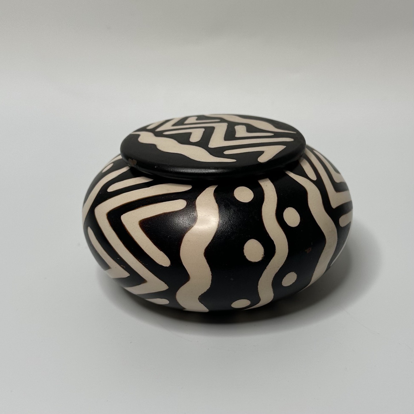 Peruvian Chulucanas Pottery Trinket Box Handmade
