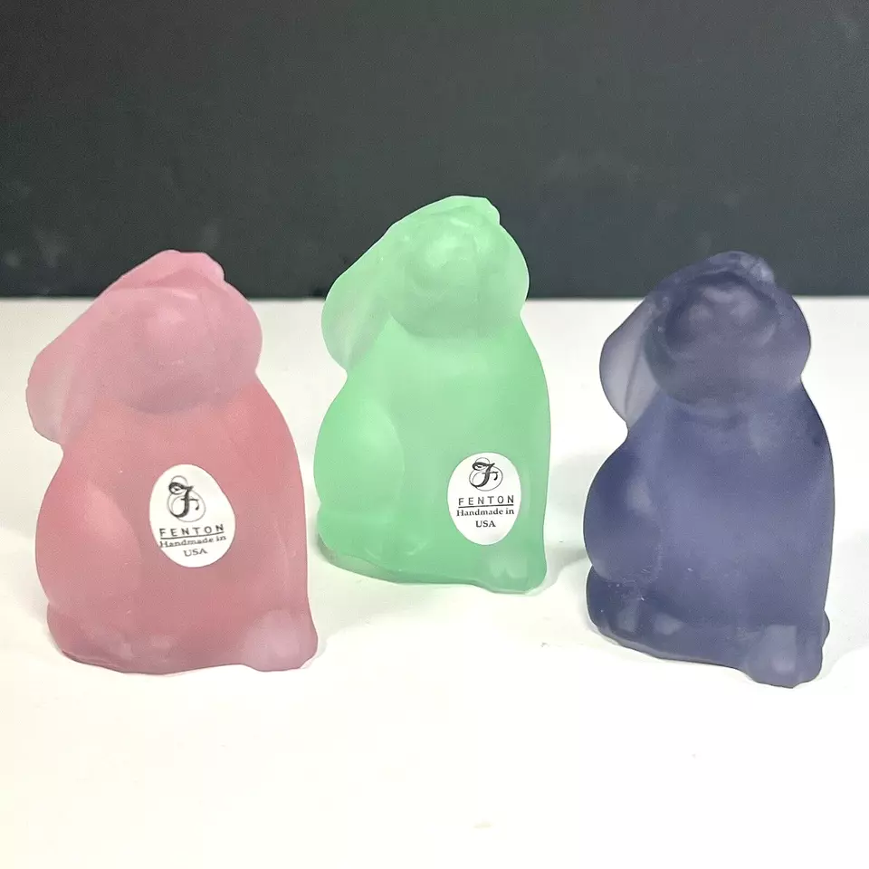 2003 Fenton Frosted Satin Glass Bunny Rabbit Figurines Pink Green ...