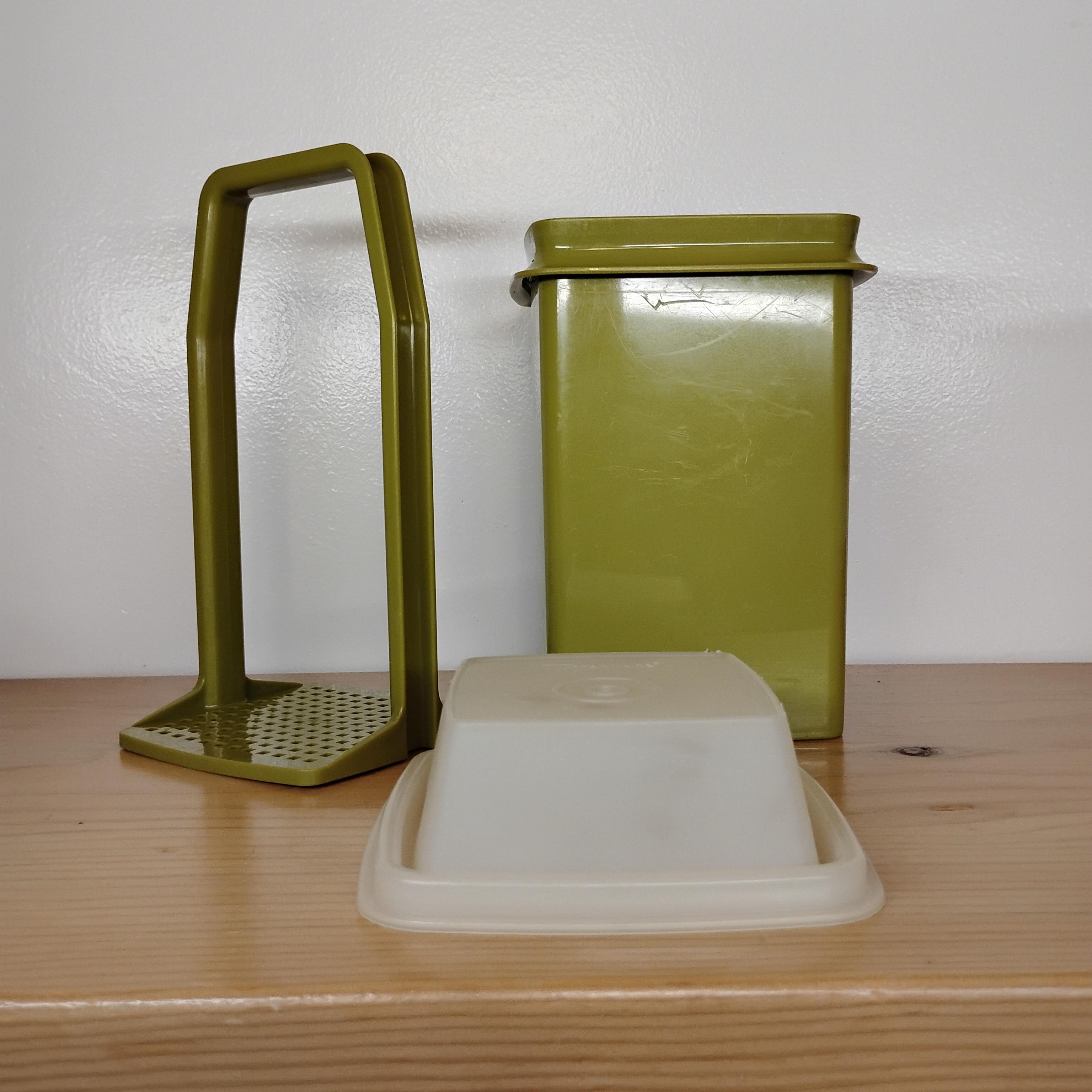 Vintage Tupperware 1 Quart Pickle Keeper 1330-7