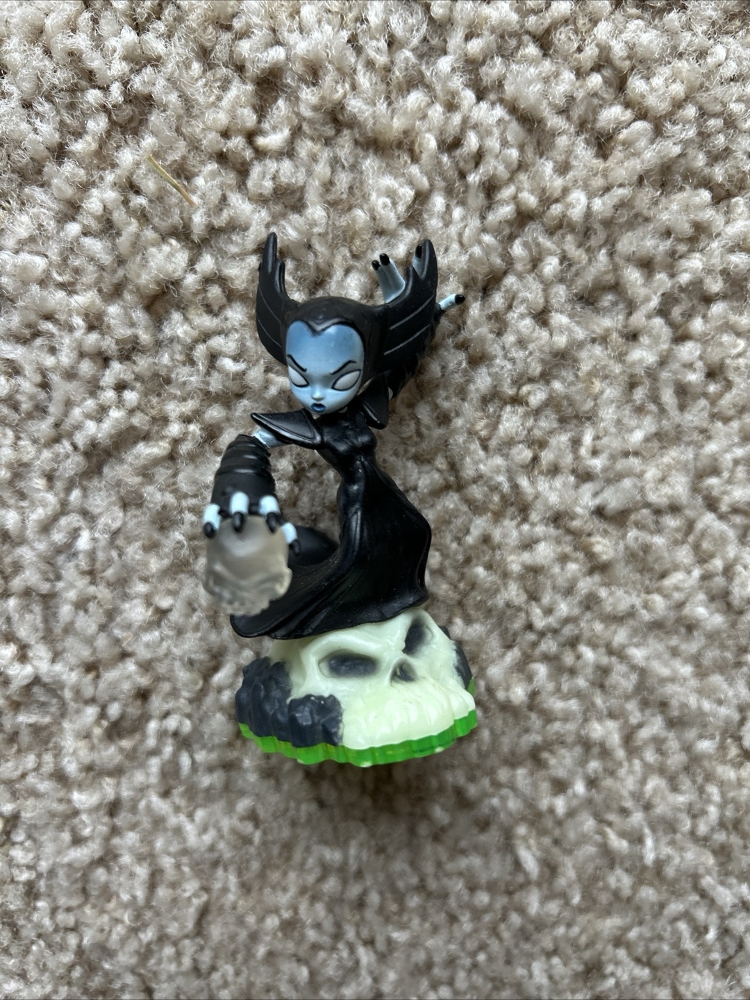 Skylanders: Spyro's Adventure Hex Figure w/ Green Base c4
