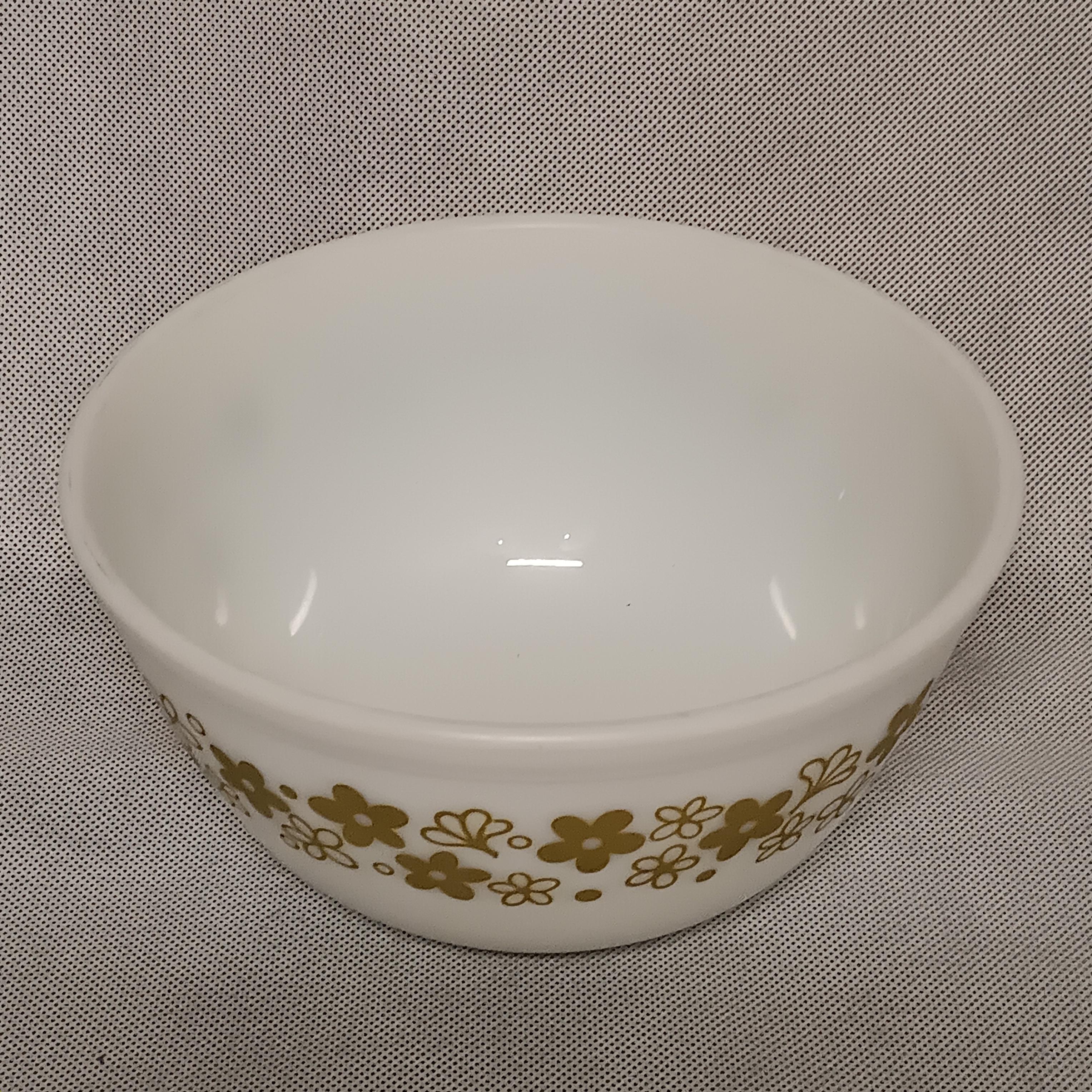 Vintage Pyrex Spring Blossom Mixing Bowl 402 1.5 Qt Early 1970s Crazy Daisy