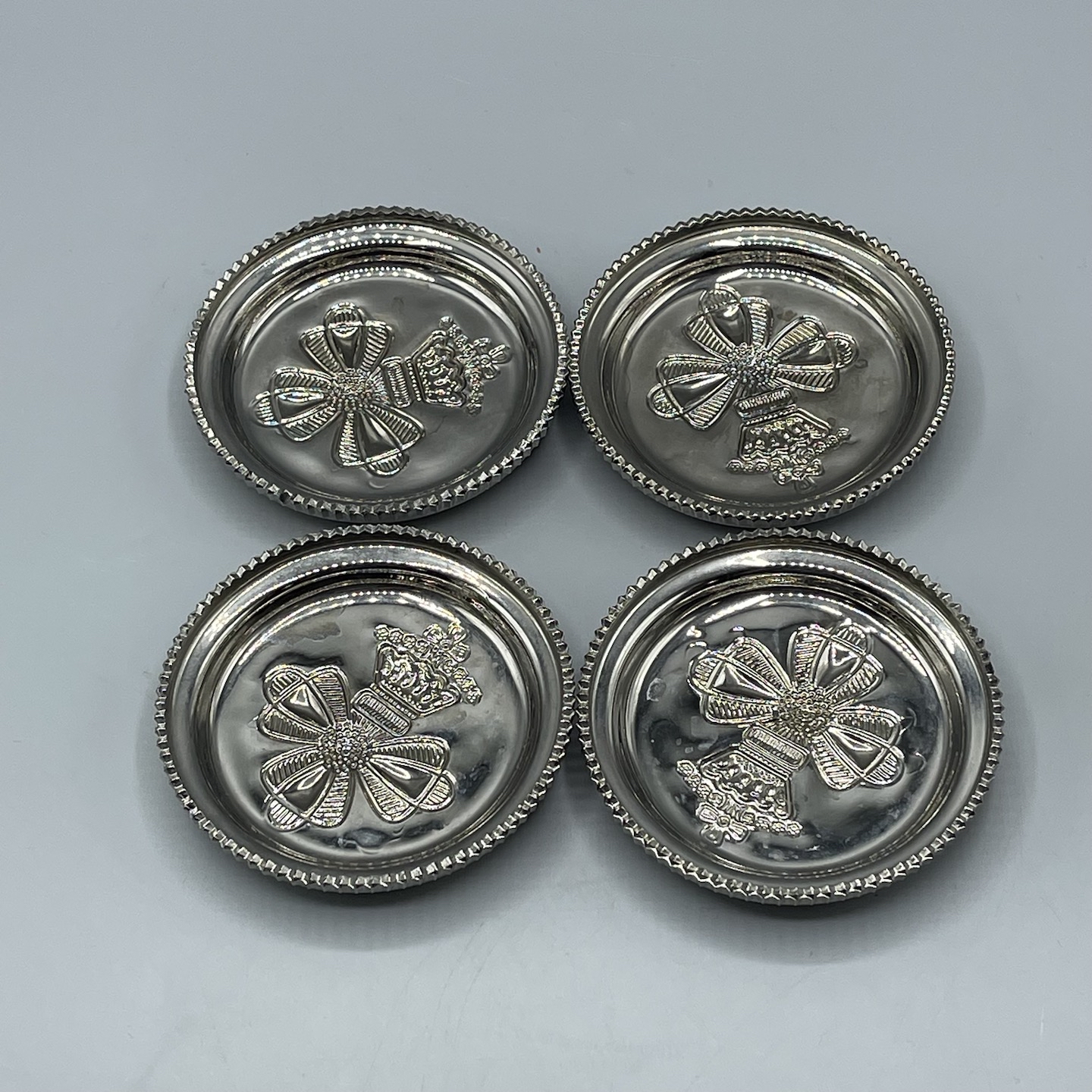 Dorothy Thorpe Silvered Glass Royal Crown Coasters AS IS