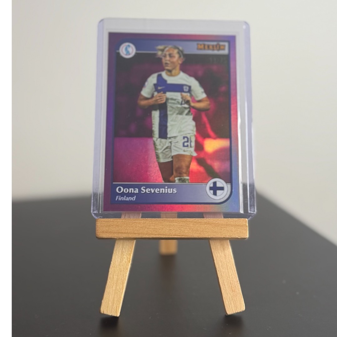 2025 Topps Merlin Women's EURO Oona Sevenius Pink 13/75