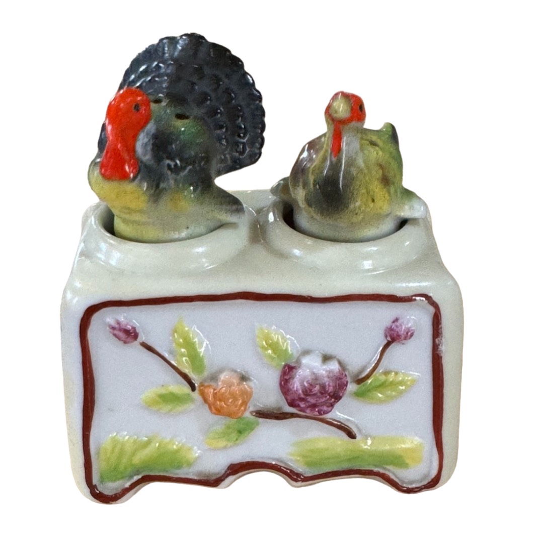 Salt And Pepper Turkey Nodders