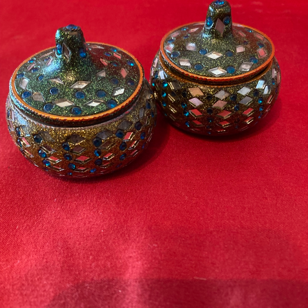 12. VTG Chinese Snuff Boxes