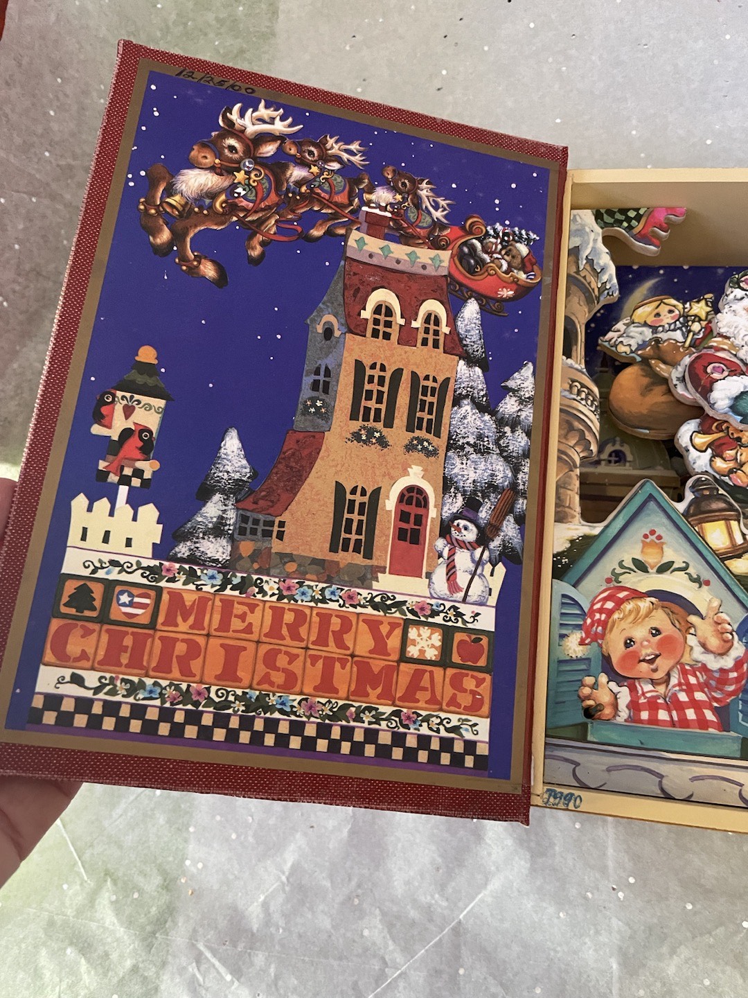 Christmas “Book” Music Box. Santa Claus Is Coming To Town. Wind Up Musical