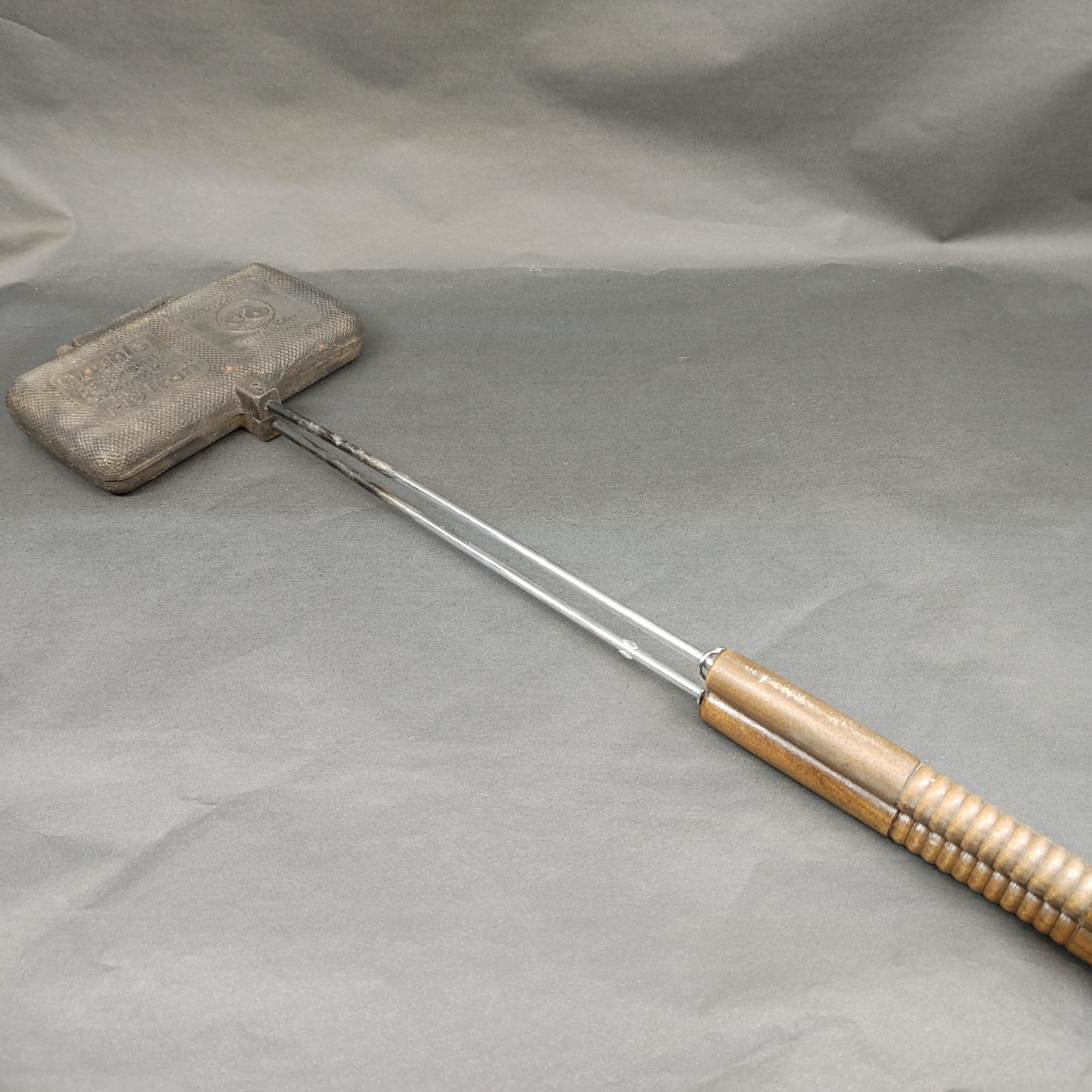 Rome Cookware Double Pie Cast Iron 28 inch Long Wood Handles