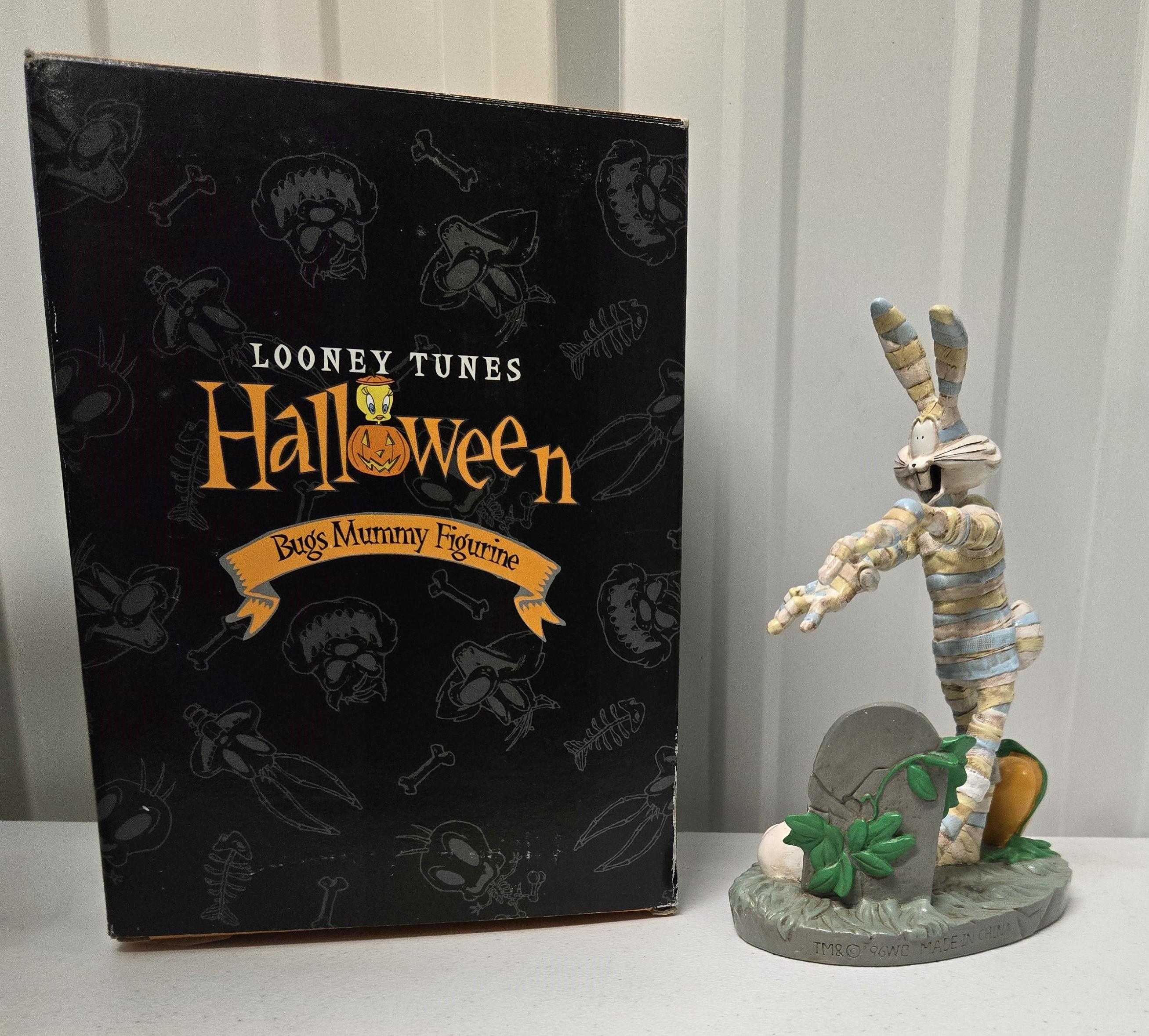 RARE! Looney Tunes Bugs Bunny Standing Mummy Halloween Figurine Statue