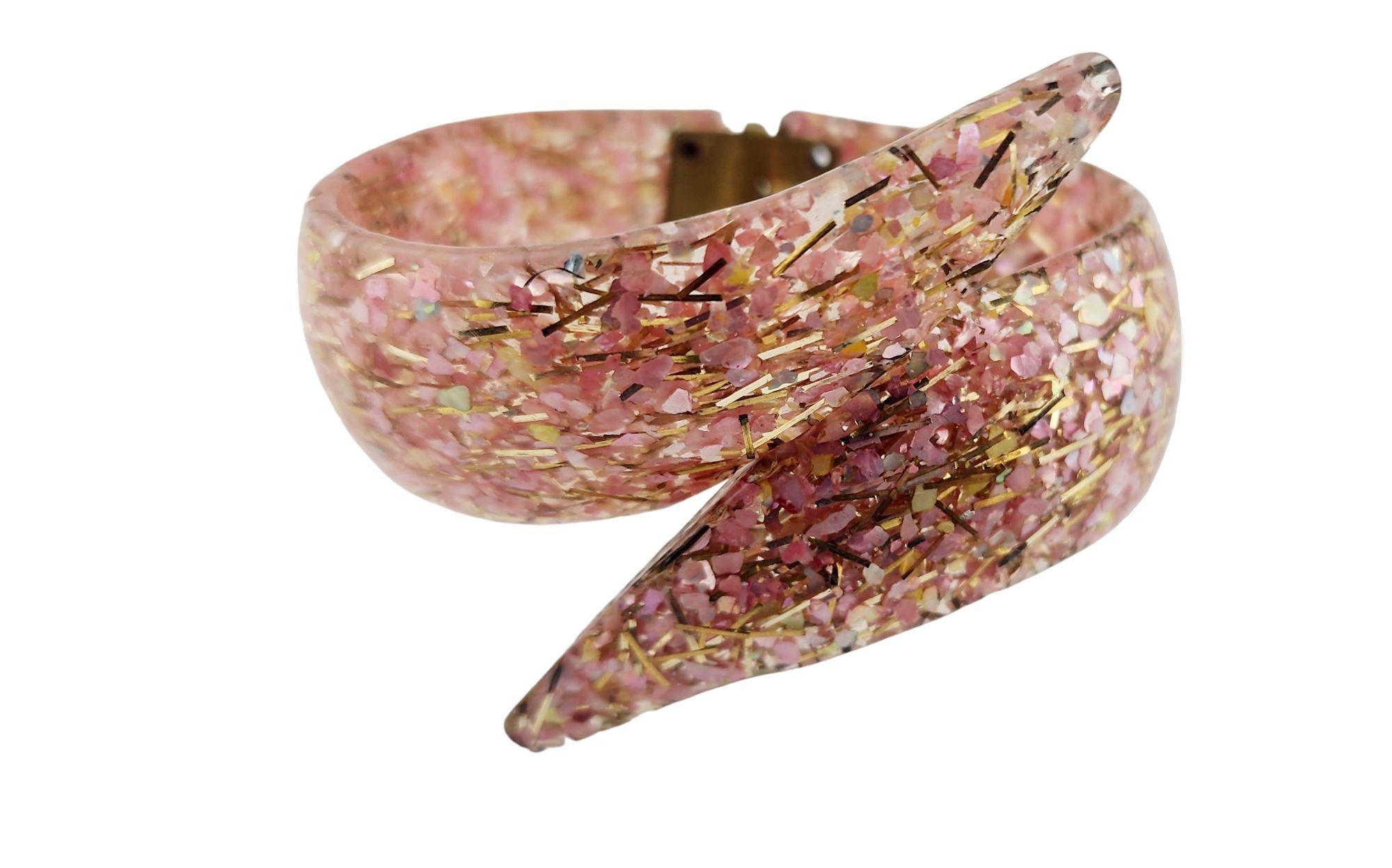 Vintage Confetti Lucite Clamper Bangle Bracelet (A3159)
