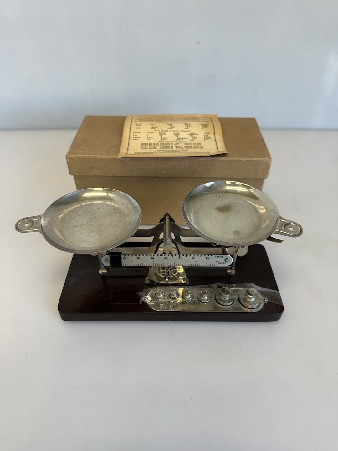 VINTAGE EASTMAN KODAK STUDIO SCALE - BALANCE W/ WEIGHTS & BOX