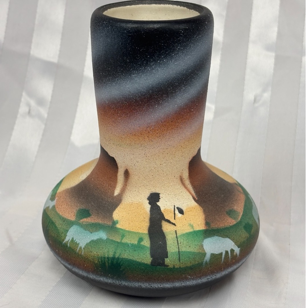 Cedar Mesa Pottery Sonora Desert Purple Vase Artist Thomas Benally Navajo Dini Tribe 5.25”