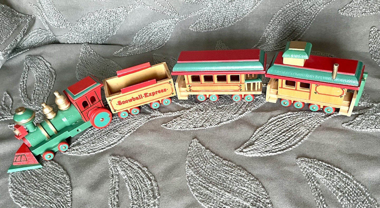 1988 Dakin Wooden Choo Choo Train Snowball Express Red Green Christmas 20”