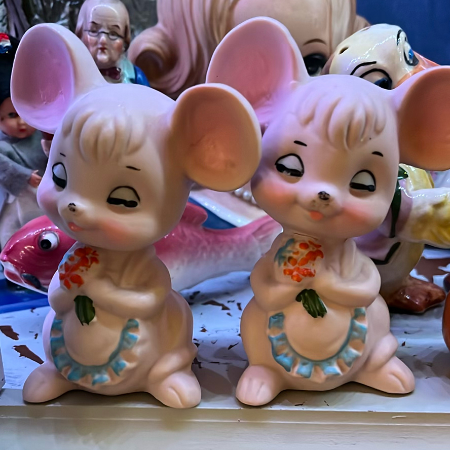 Pink Mouse Shakers
