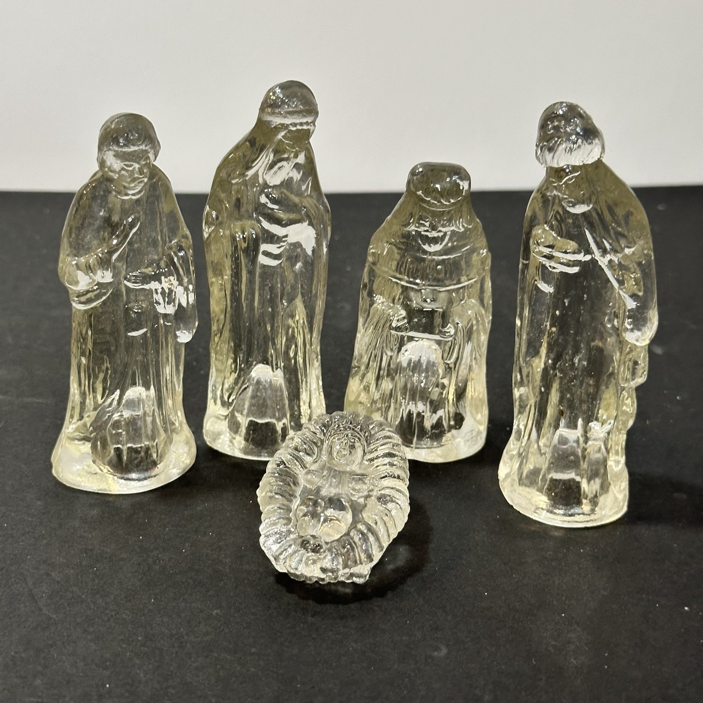 AK317 Vintage Clear Glass Nativity Jesus Joseph And Three Kings 4 Inches