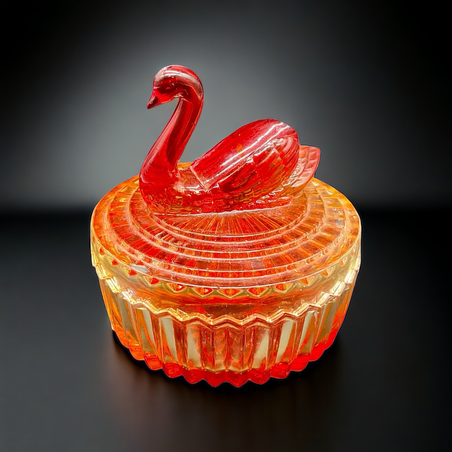 Jeanette Amberina Glass Swan Lidded Candy Trinket Dish 4.5”