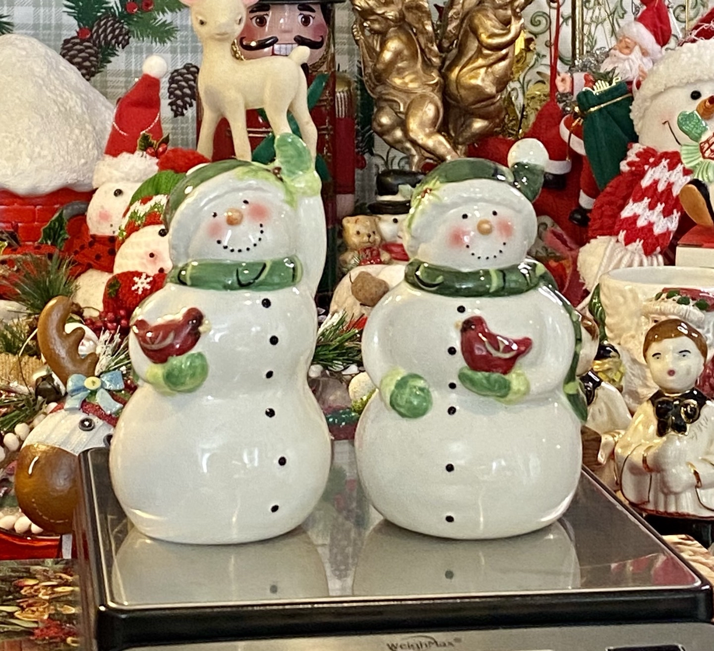 724. CIC Ceramic Snowmen With Red Birds S&P Shakers