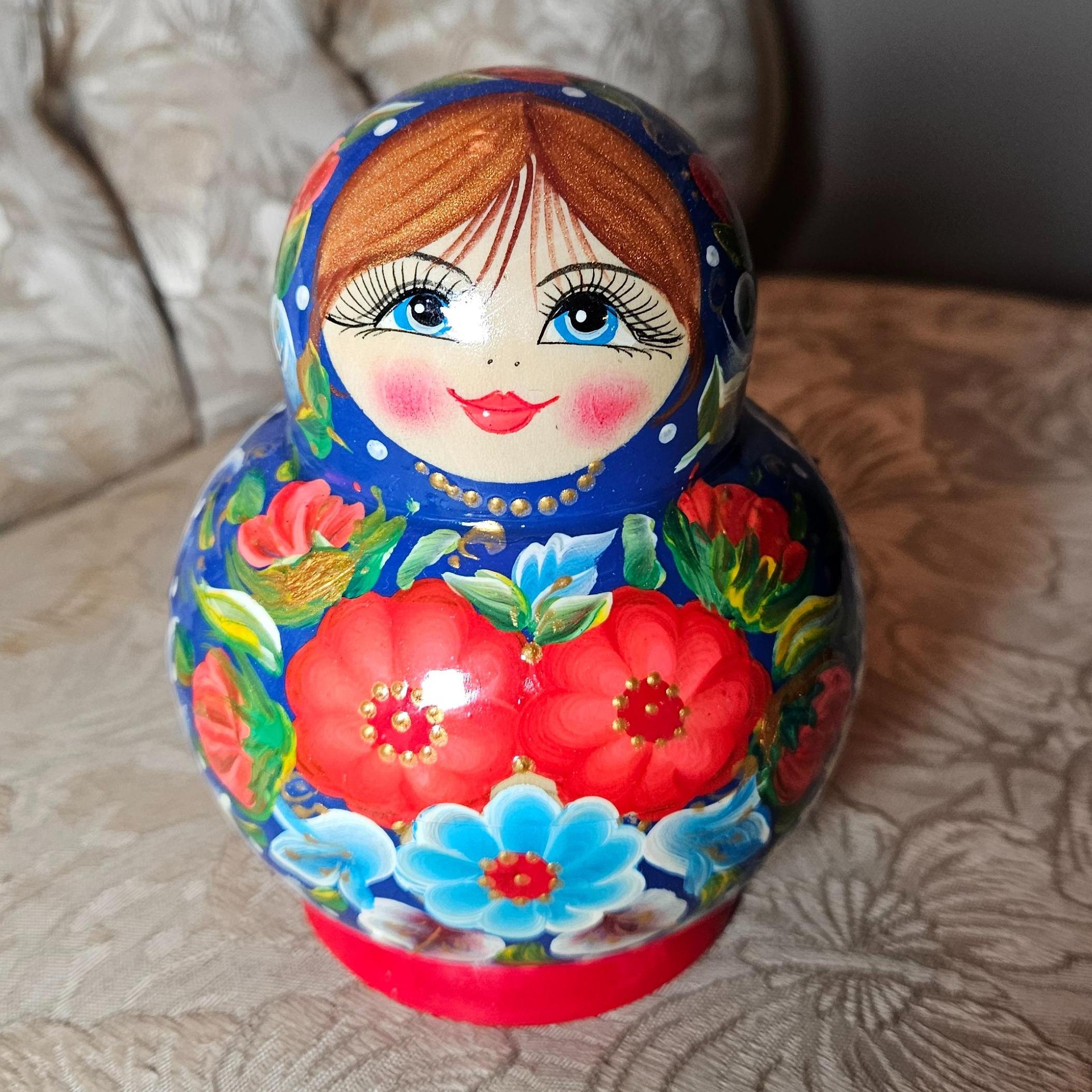 Hand-Painted Russian Matryoshka Doll with Floral Design With 10 Dolls