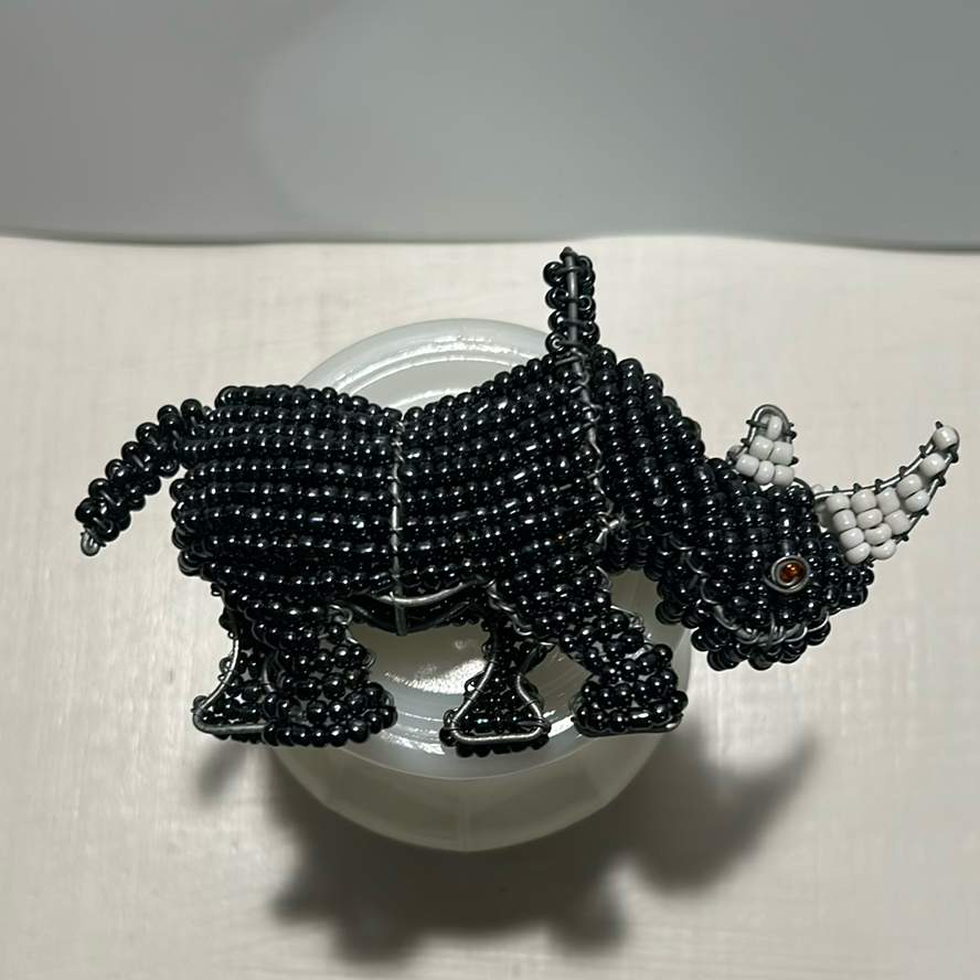 5 09 Microbeaded Wire Rhino