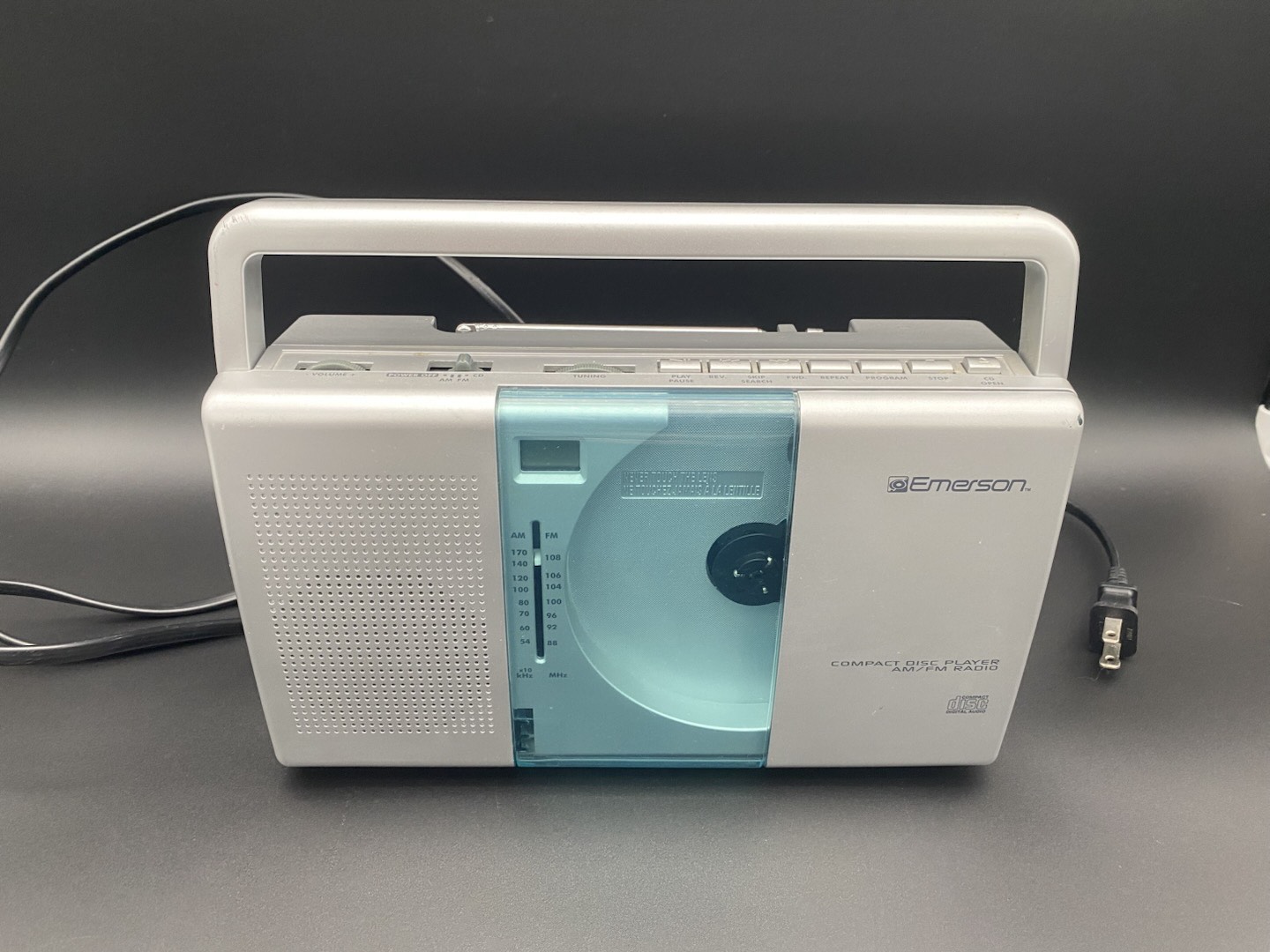 Emerson Silver AM/FM Portable Radio & CD Player Model #PD5098 - Tested