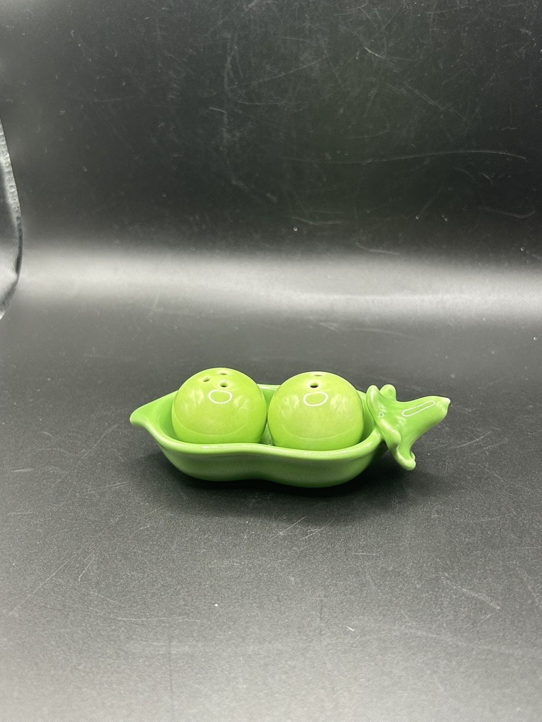 Kate Aspen For Pier 1 “Peas In A Pod” Adorable, Green Ceramic Salt And ...