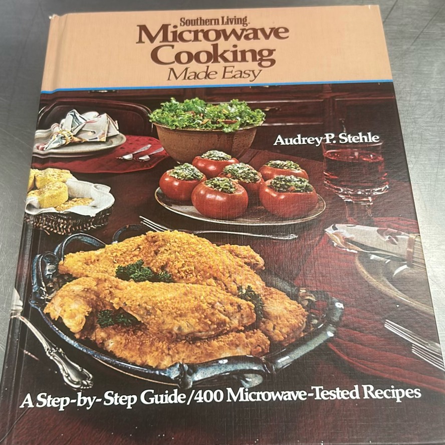 Southern Living Microwave Cooking Made Easy by Audrey P. Stehle (HC)