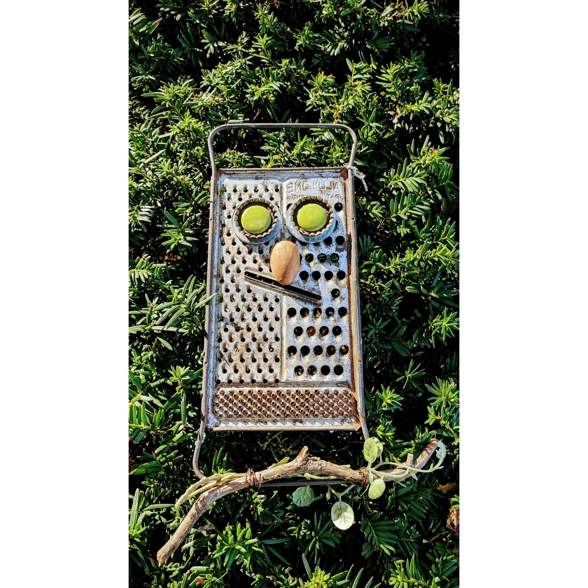 #01 - Vintage Grater Owl Face