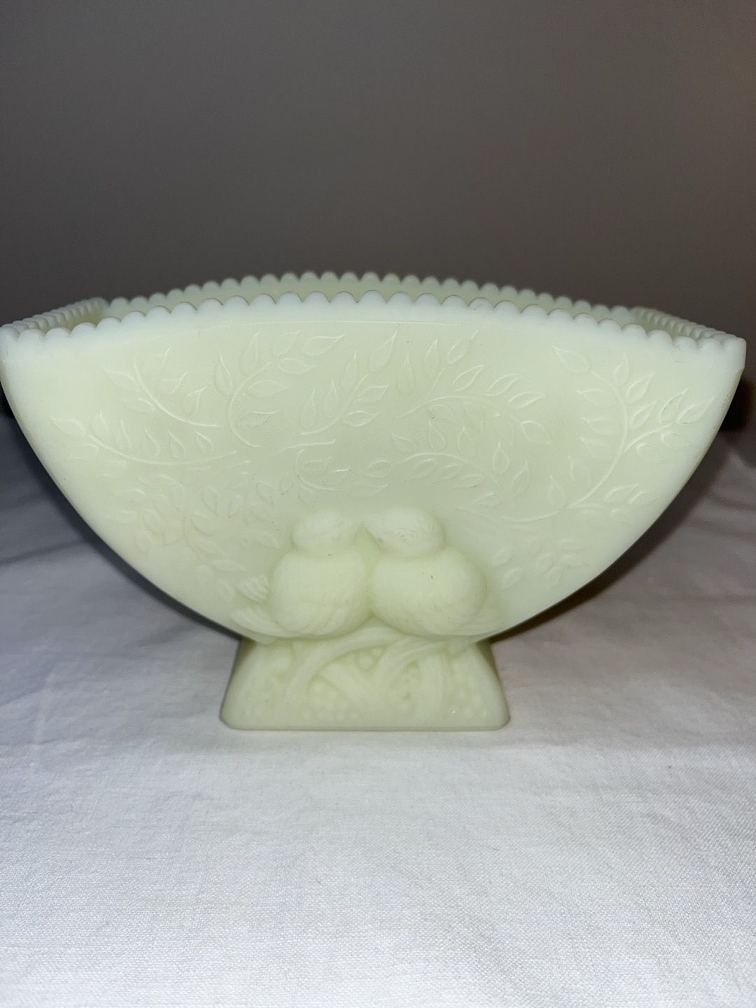 Fenton Lime Green Satin Glass Lovebird Planter Sawtooth