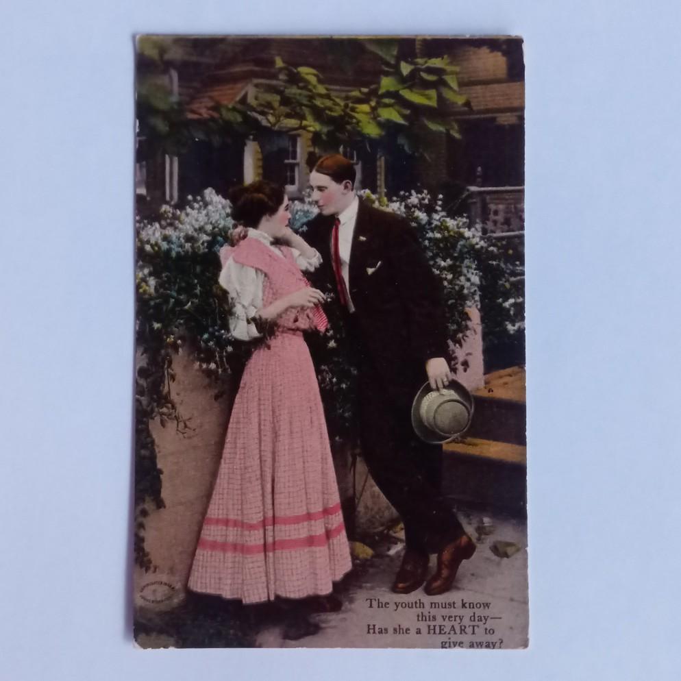 ANTIQUE 1908 Edwardian Era YOUNG COUPLE Photo Valentine POSTCARD