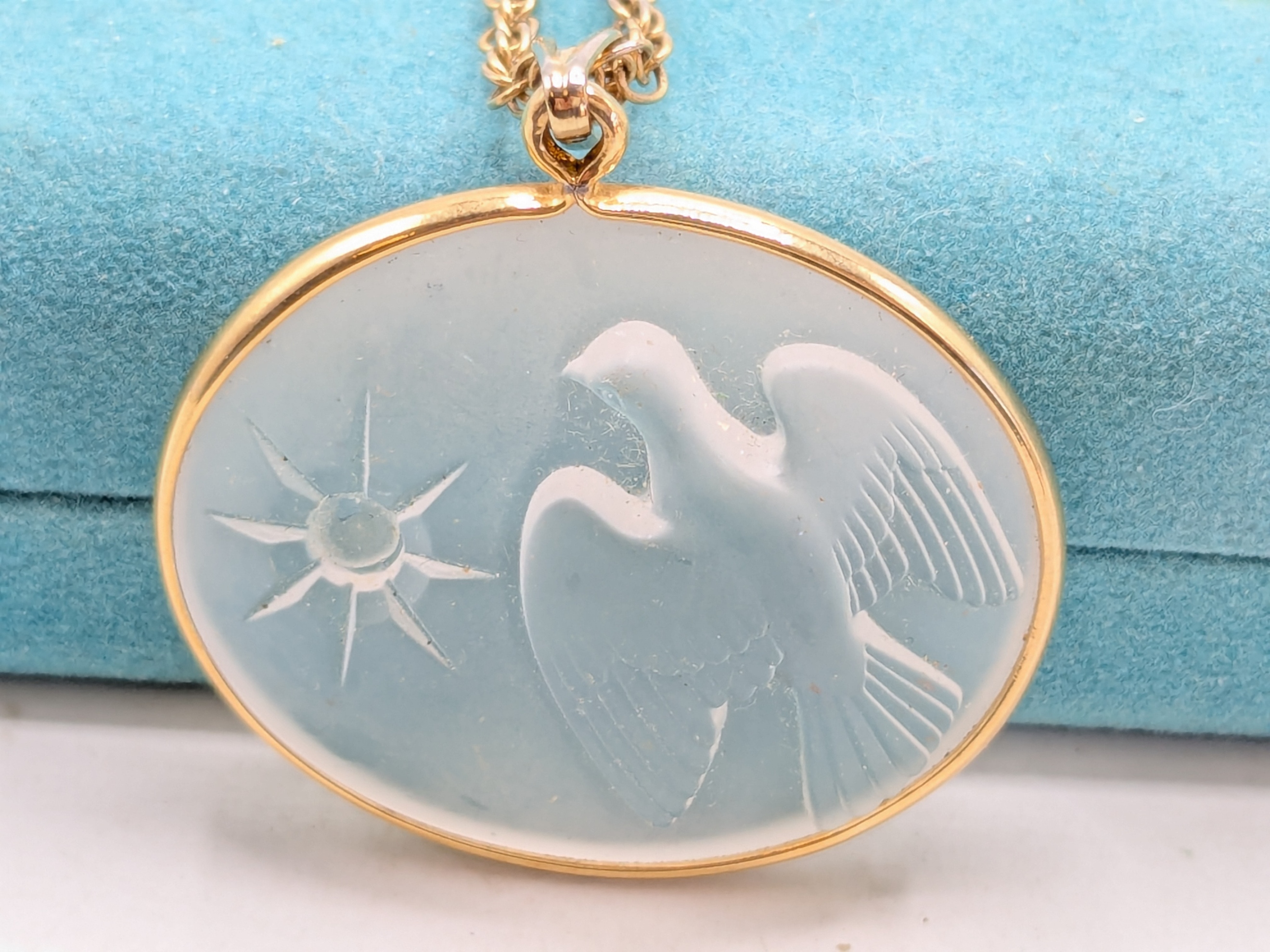 Vintage Nina Ricci Lalique Dove Pendant and Gold Tone Chain Necklace READ