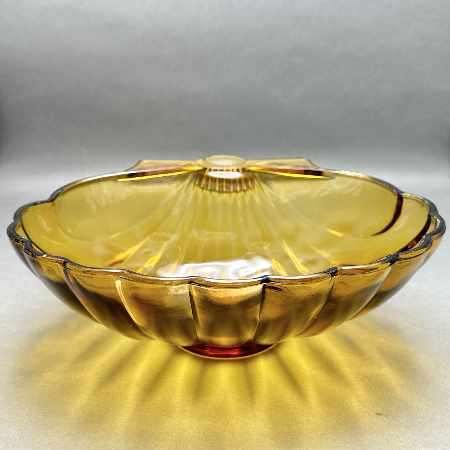 Vintage Indiana Glass Amber Clam Shell Form Salad/Fruit/Serving/Display ...