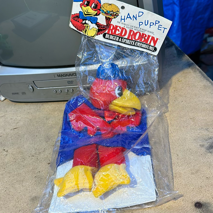Red Robin Restaurant Mascot 1983 Promo Bird Hand Puppet RR Logo New In ...