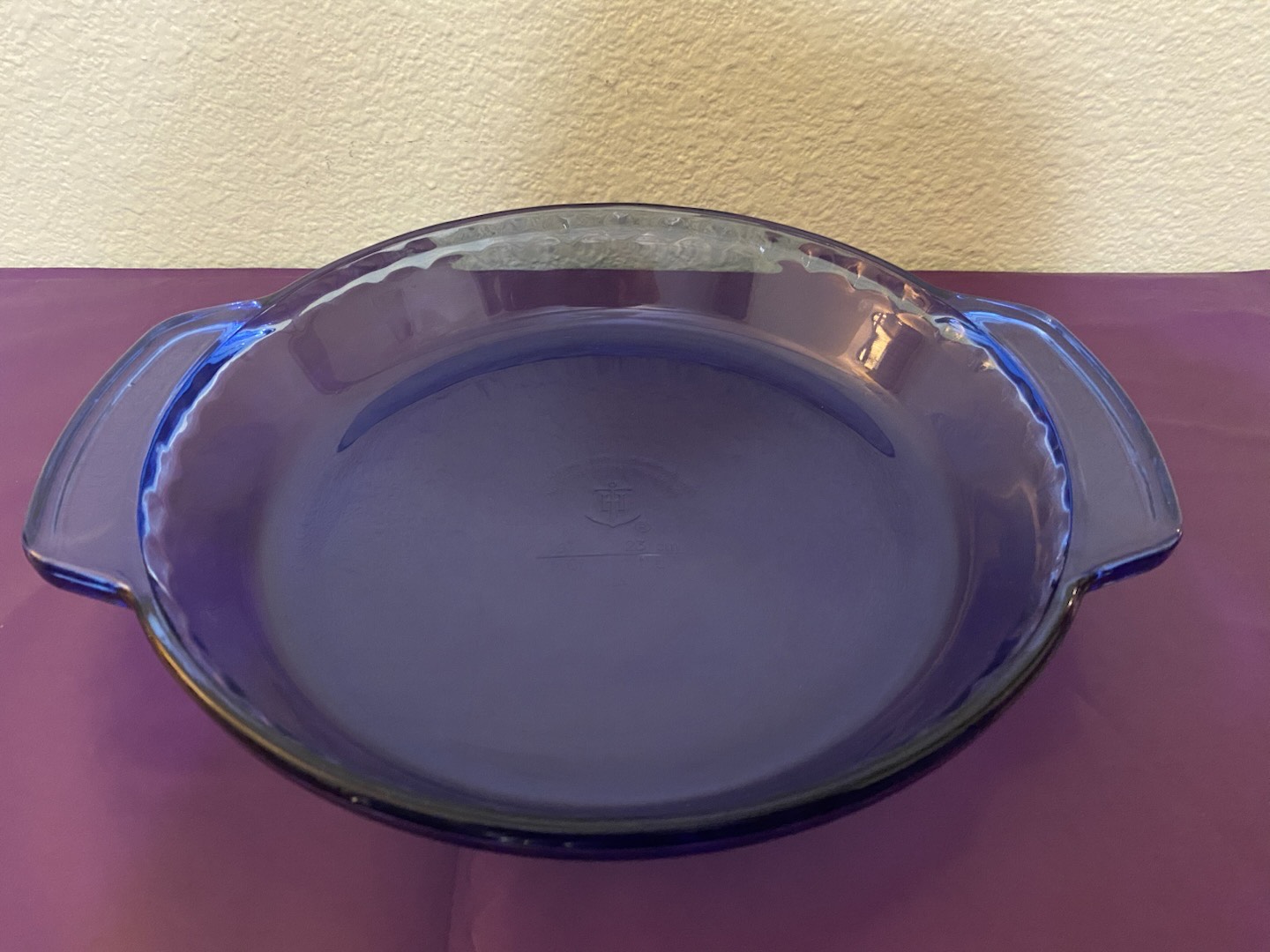 Anchor Hocking Blue Glass 9" Fluted Pie Plate Dish w/ Handles - 1 Qt