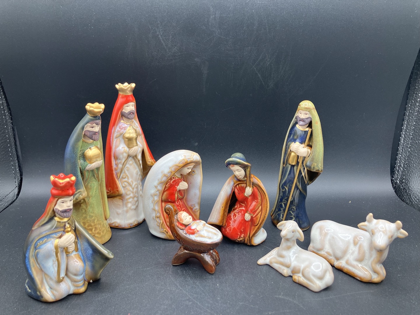 557-Mexican Pottery Nativity Set-Flaw