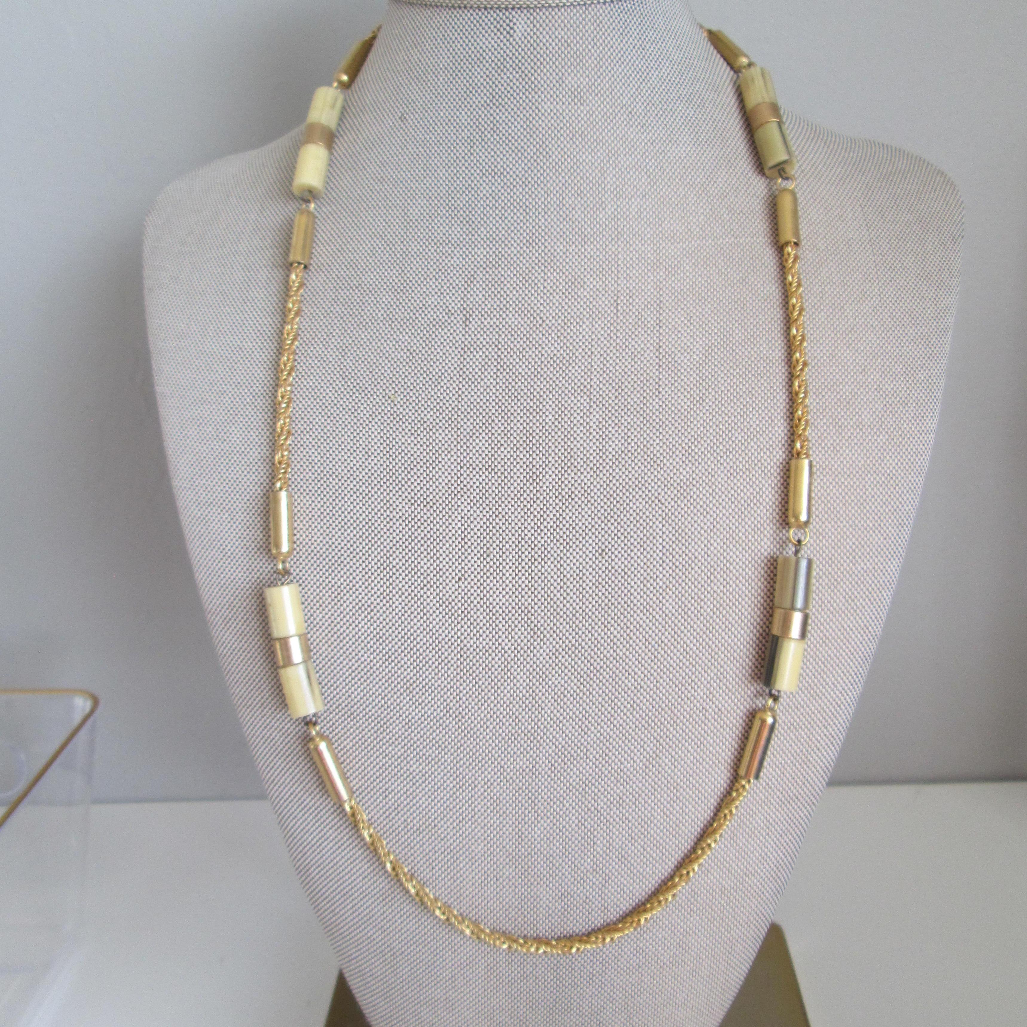 Vintage twisted gold chain necklace with coral accents
