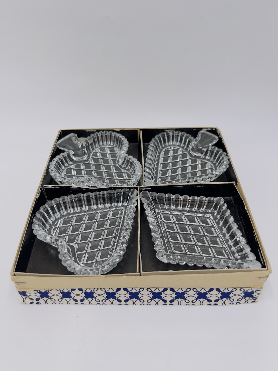 GLASS 4pc Snack Dish Set Clear Original Box Card Suits Heart Club Spade ...